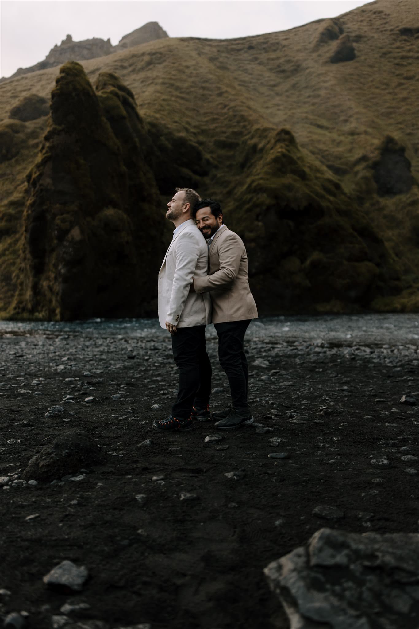 What to Wear for Your Iceland Couple Shoot - Styrmir & Heiðdís ...