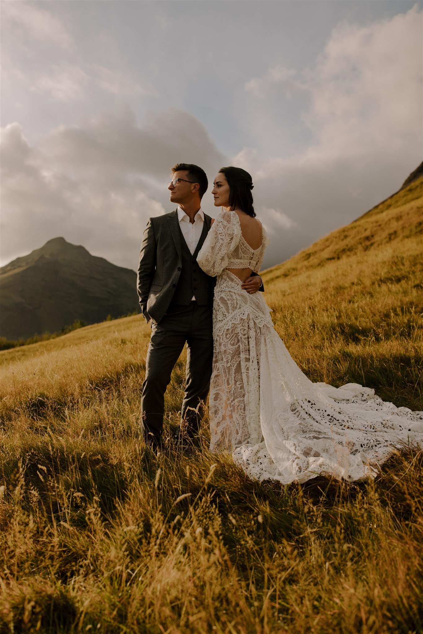 What to Wear for Your Iceland Couple Shoot - Styrmir & Heiðdís ...