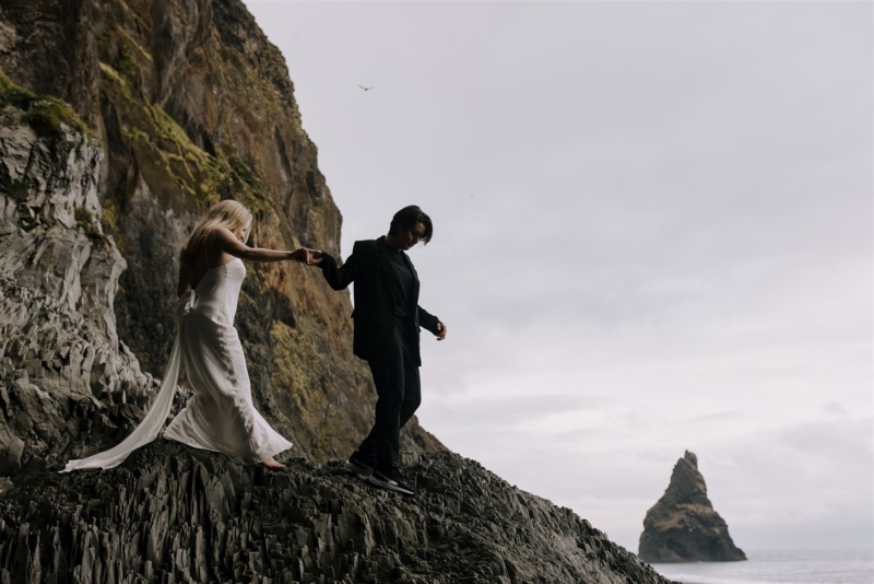 What to Wear for Your Iceland Couple Shoot - Styrmir & Heiðdís ...